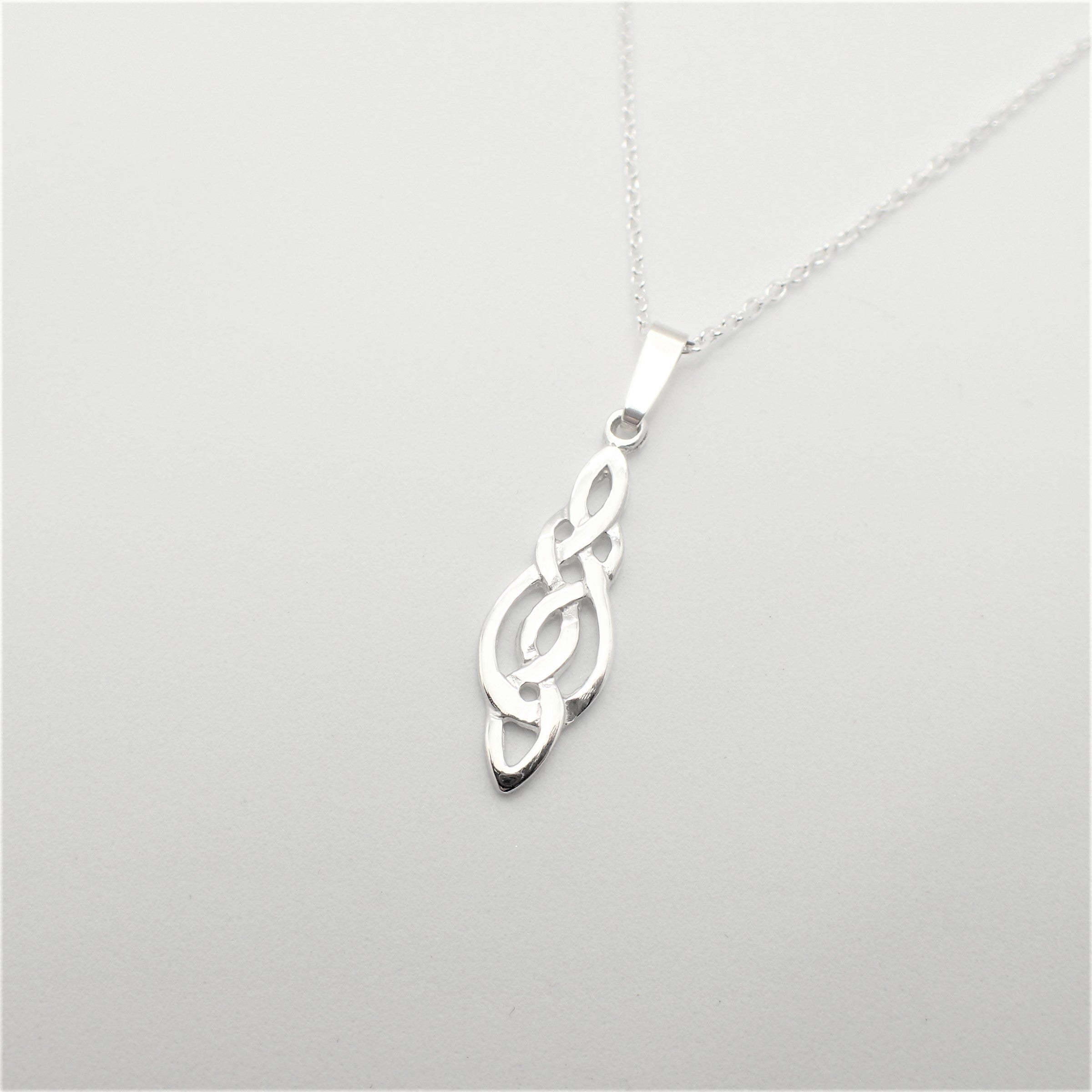 Celtic Knot Pendant – Brian de Staic Celtic Knot Pendant – Brian de Staic